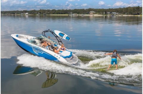 5 Tips for Wake Surfing Safely - Lake Escapes Boat Rentals