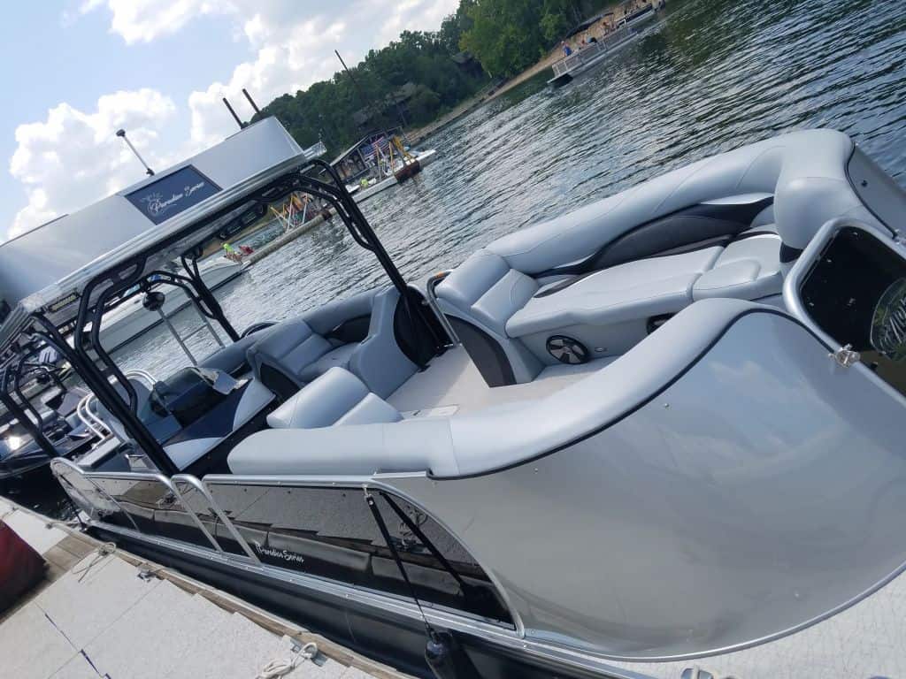 Aloha Water Slide 26' - TriToon - Lake Escapes Boat Rentals