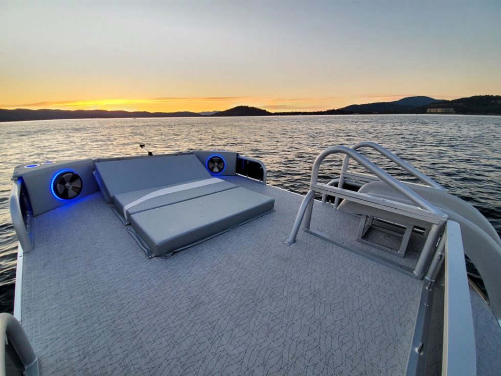 Aloha Water Slide 26' Silver - TriToon - Lake Escapes Boat Rentals